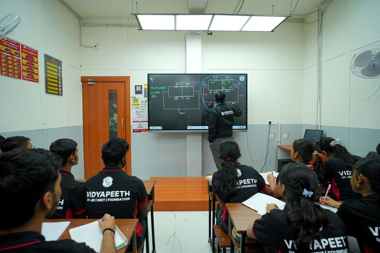 PWOnlyIAS Centres in Prayagraj - Physics Wallah